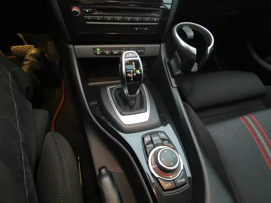 Grey BMW X1 2013 in Kuldiga, with an engine capacity of 2.00 L and mileage of 281 thousand km for 8400 €, photo 15 on AUTOMOTO.COM.LV