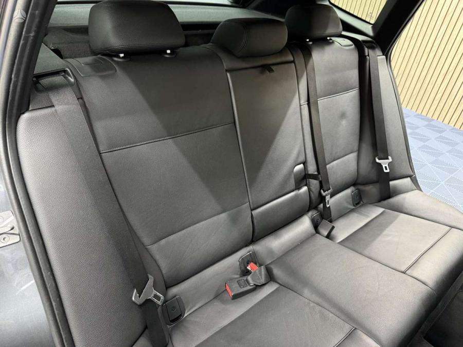 Pelēks BMW X1 2013 Marijampole, ar dzinēja tilpumu 2.00 L un nobraukumu 277 tūkst. km par 7400 €, foto 18 vietnē AUTOMOTO.COM.LV