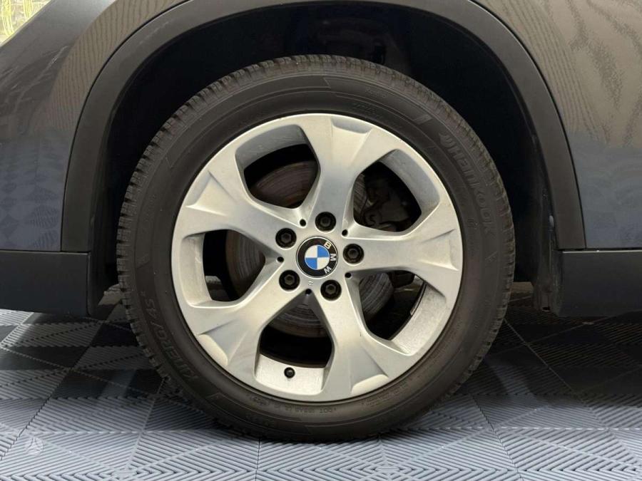 Pelēks BMW X1 2013 Marijampole, ar dzinēja tilpumu 2.00 L un nobraukumu 277 tūkst. km par 7400 €, foto 33 vietnē AUTOMOTO.COM.LV