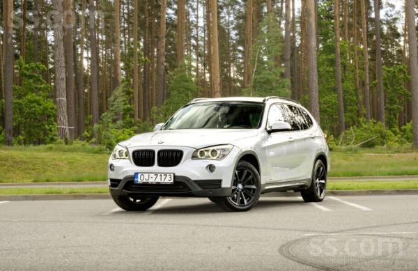 Grey BMW X1 2013 in Riga, with an engine capacity of 2.00 L and mileage of 275 thousand km for 6590 €, photo 1 on AUTOMOTO.COM.LV