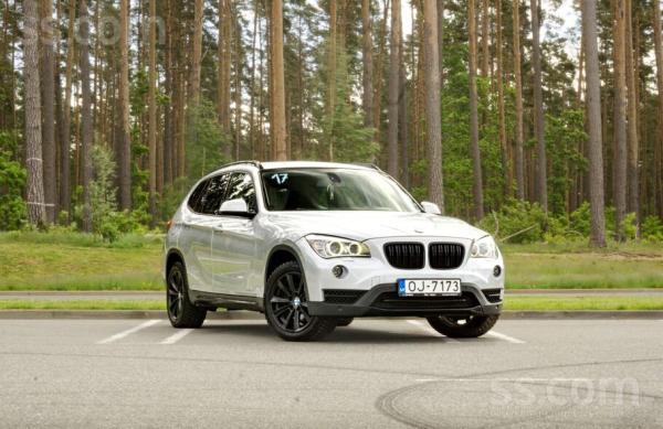 Grey BMW X1 2013 in Riga, with an engine capacity of 2.00 L and mileage of 275 thousand km for 6590 €, photo 2 on AUTOMOTO.COM.LV