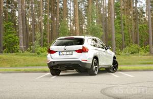 Pelēks BMW X1 2013 Rīga, ar dzinēja tilpumu 2.00 L un nobraukumu 275 tūkst. km par 6590 €, foto 6 vietnē AUTOMOTO.COM.LV