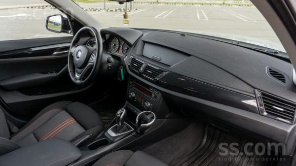 Grey BMW X1 2013 in Riga, with an engine capacity of 2.00 L and mileage of 275 thousand km for 6590 €, photo 10 on AUTOMOTO.COM.LV