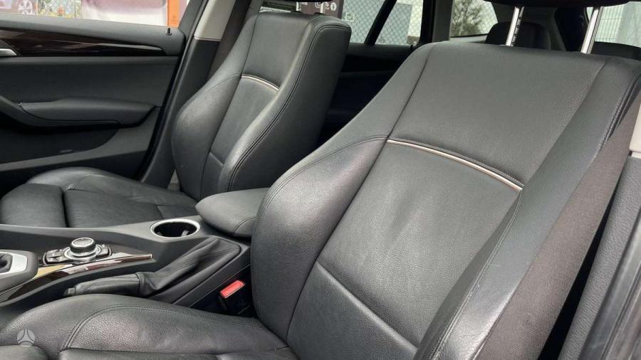 Grey BMW X1 2013 in Marijampole, with an engine capacity of 2.00 L and mileage of 367 thousand km for 7990 €, photo 12 on AUTOMOTO.COM.LV