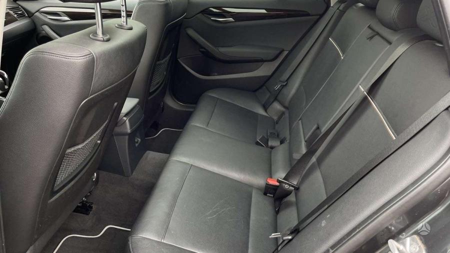 Grey BMW X1 2013 in Marijampole, with an engine capacity of 2.00 L and mileage of 367 thousand km for 7990 €, photo 15 on AUTOMOTO.COM.LV