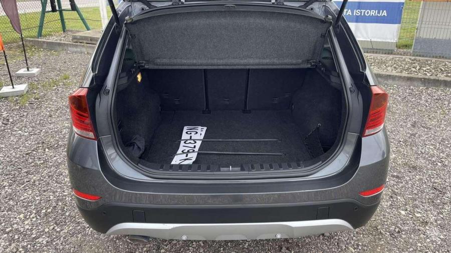 Grey BMW X1 2013 in Marijampole, with an engine capacity of 2.00 L and mileage of 367 thousand km for 7990 €, photo 31 on AUTOMOTO.COM.LV