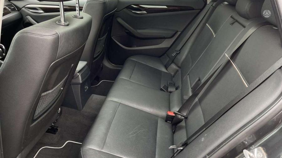 Grey BMW X1 2013 in Marijampole, with an engine capacity of 2.00 L and mileage of 367 thousand km for 7990 €, photo 15 on AUTOMOTO.COM.LV