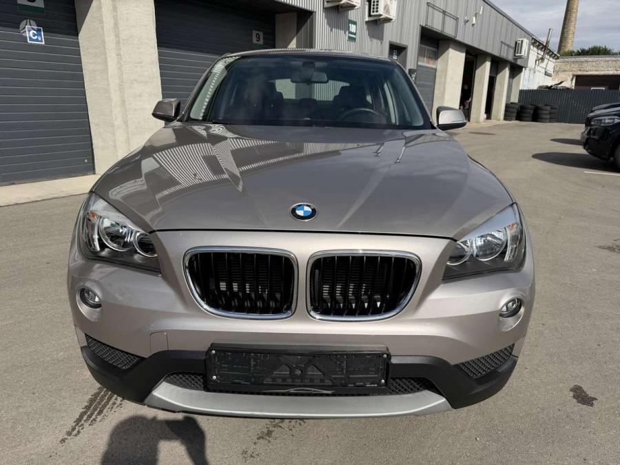 Grey BMW X1 2013 in Siauliai, with an engine capacity of 2.00 L and mileage of 95 thousand km for 6800 €, photo 5 on AUTOMOTO.COM.LV