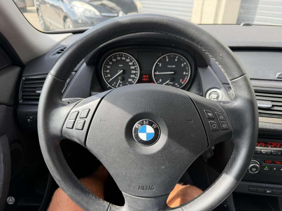 Grey BMW X1 2013 in Siauliai, with an engine capacity of 2.00 L and mileage of 95 thousand km for 6800 €, photo 11 on AUTOMOTO.COM.LV