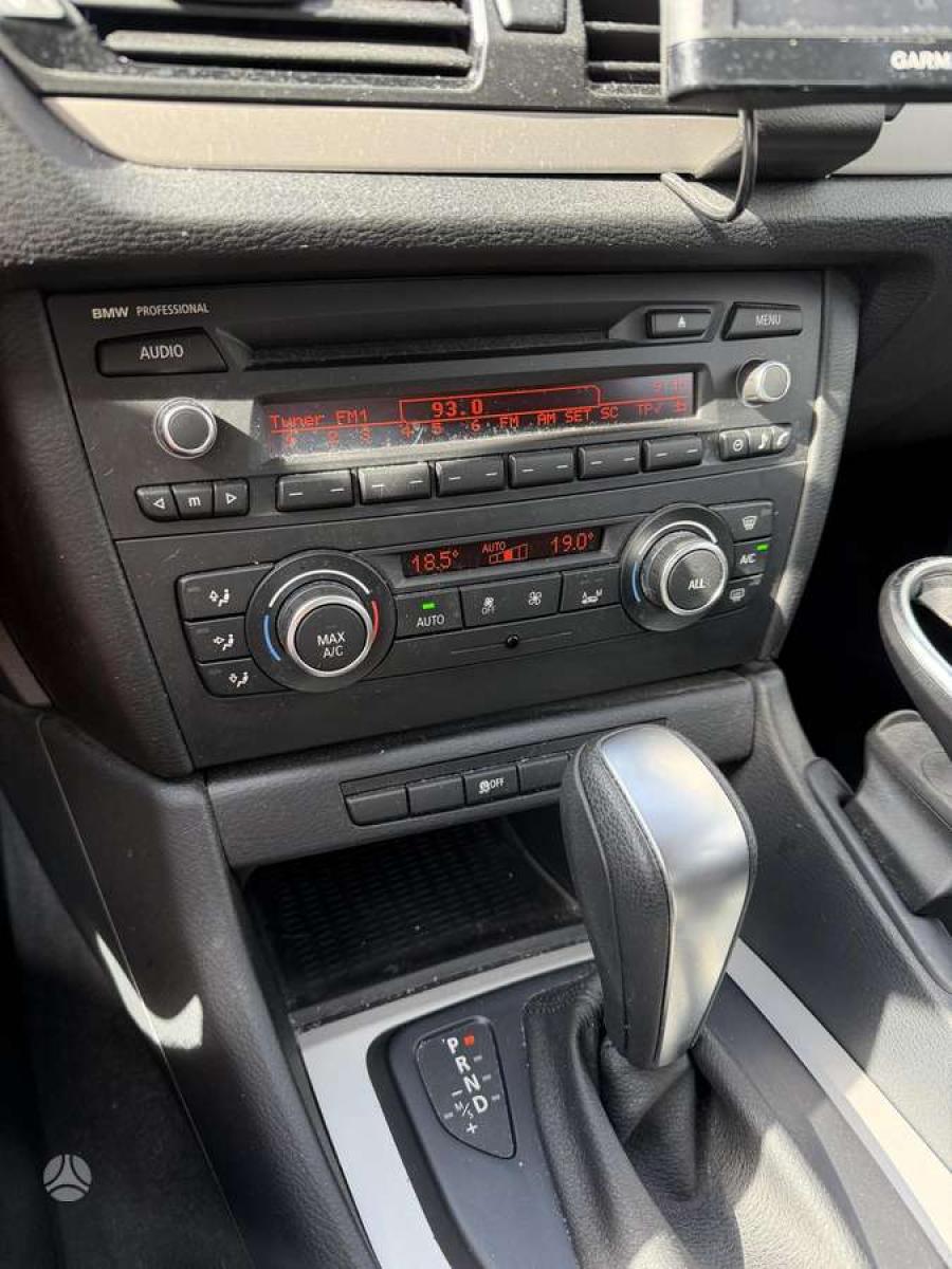 Grey BMW X1 2013 in Siauliai, with an engine capacity of 2.00 L and mileage of 95 thousand km for 6800 €, photo 15 on AUTOMOTO.COM.LV
