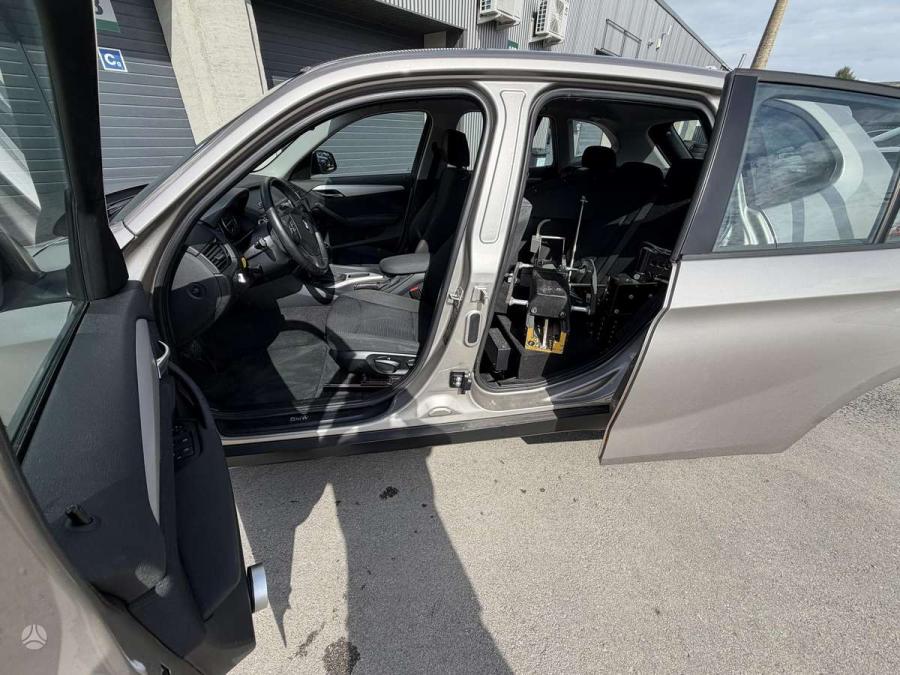 Grey BMW X1 2013 in Siauliai, with an engine capacity of 2.00 L and mileage of 95 thousand km for 6800 €, photo 20 on AUTOMOTO.COM.LV