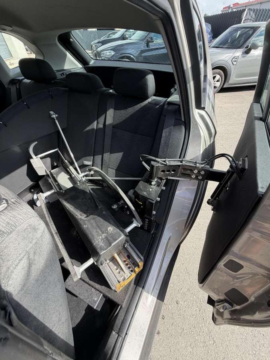 Grey BMW X1 2013 in Siauliai, with an engine capacity of 2.00 L and mileage of 95 thousand km for 6800 €, photo 22 on AUTOMOTO.COM.LV