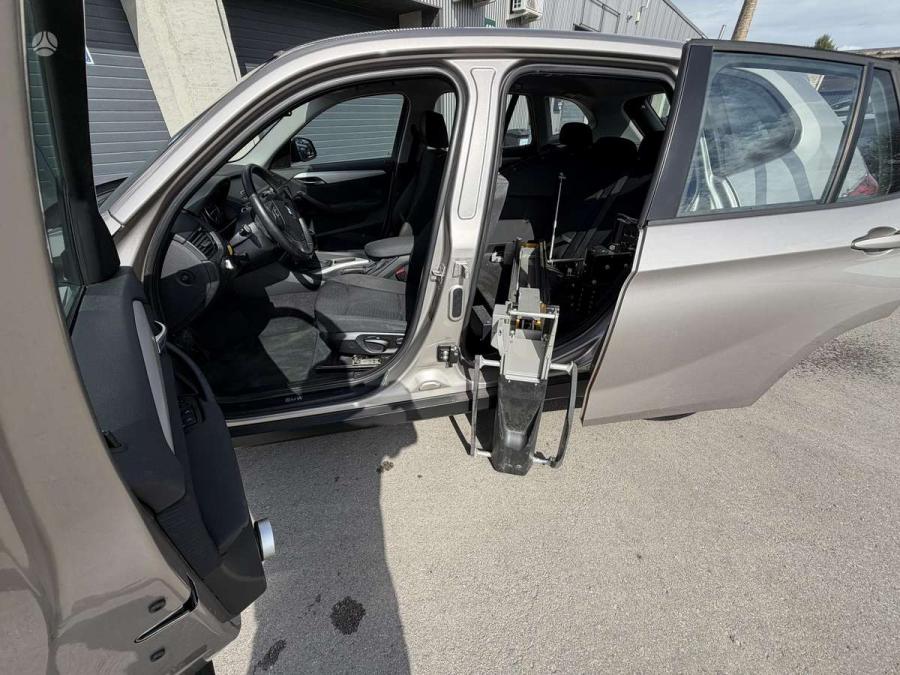 Grey BMW X1 2013 in Siauliai, with an engine capacity of 2.00 L and mileage of 95 thousand km for 6800 €, photo 24 on AUTOMOTO.COM.LV