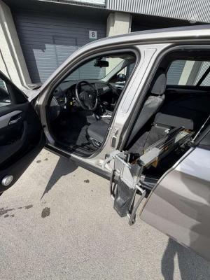 Grey BMW X1 2013 in Siauliai, with an engine capacity of 2.00 L and mileage of 95 thousand km for 6800 €, photo 26 on AUTOMOTO.COM.LV