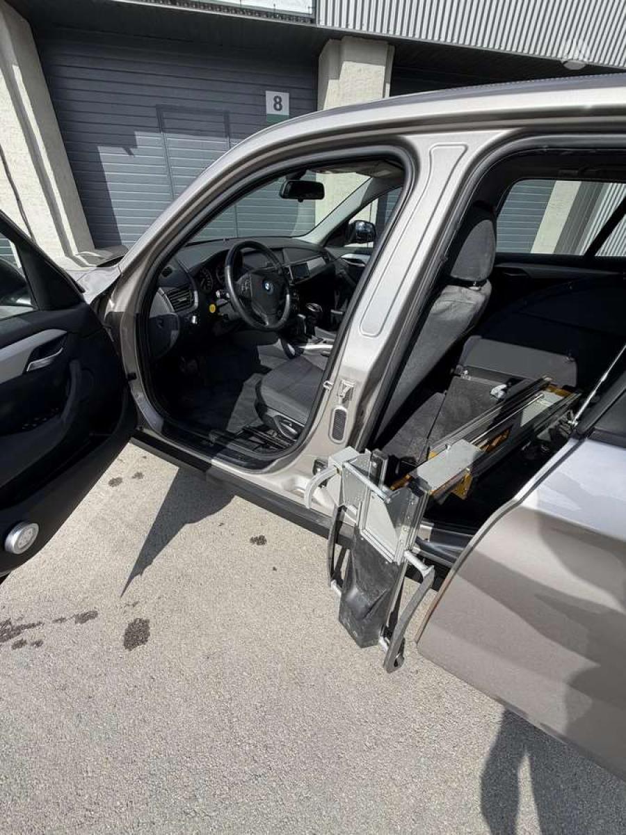Grey BMW X1 2013 in Siauliai, with an engine capacity of 2.00 L and mileage of 95 thousand km for 6800 €, photo 26 on AUTOMOTO.COM.LV