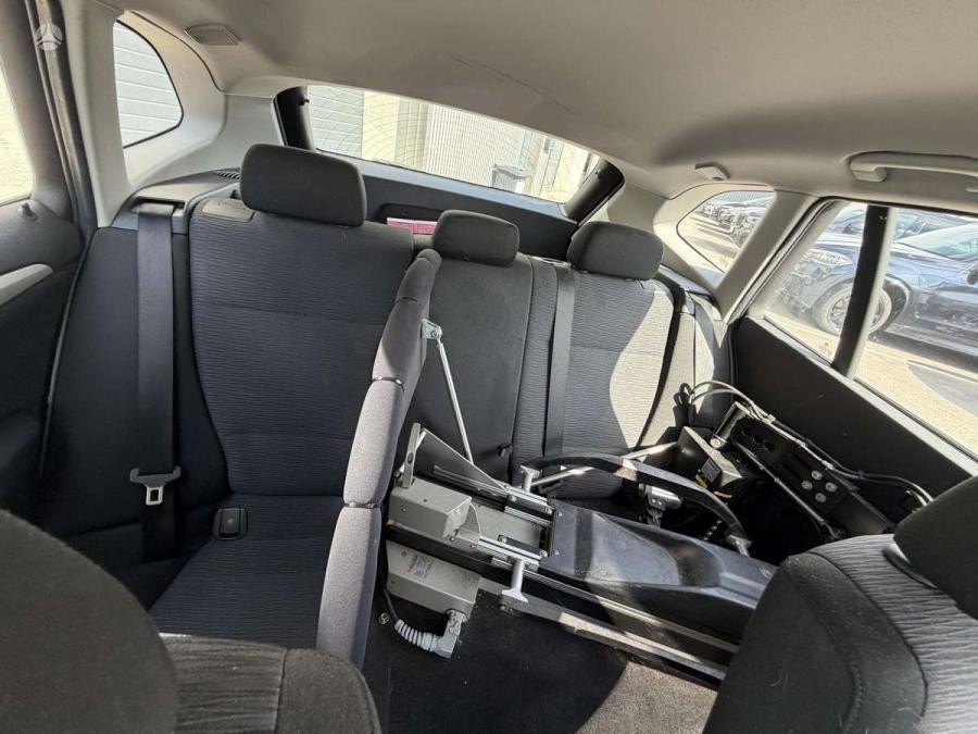 Grey BMW X1 2013 in Siauliai, with an engine capacity of 2.00 L and mileage of 95 thousand km for 6800 €, photo 28 on AUTOMOTO.COM.LV