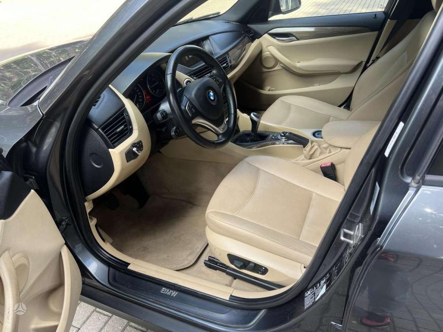 Grey BMW X1 2013 in Alytus, with an engine capacity of 2.00 L and mileage of 167 thousand km for 6950 €, photo 12 on AUTOMOTO.COM.LV