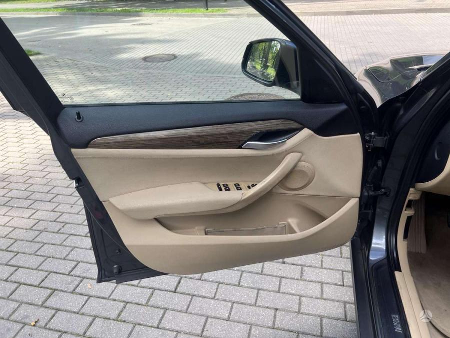 Grey BMW X1 2013 in Alytus, with an engine capacity of 2.00 L and mileage of 167 thousand km for 6950 €, photo 16 on AUTOMOTO.COM.LV
