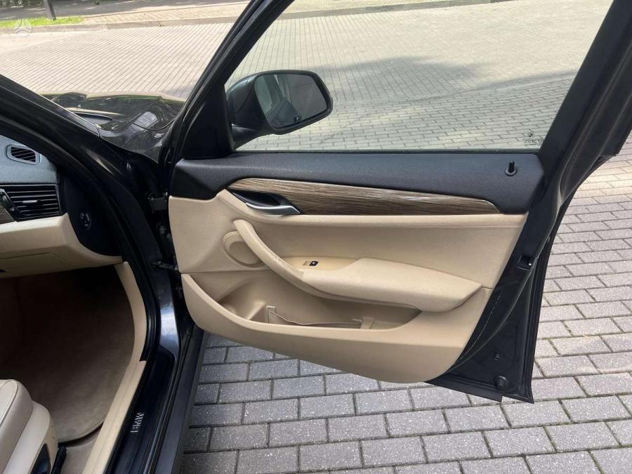 Grey BMW X1 2013 in Alytus, with an engine capacity of 2.00 L and mileage of 167 thousand km for 6950 €, photo 17 on AUTOMOTO.COM.LV