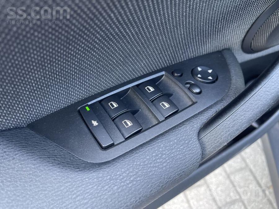 Grey BMW X1 2013 in Jurmala, with an engine capacity of 2.00 L and mileage of 0 thousand km for 7750 €, photo 20 on AUTOMOTO.COM.LV
