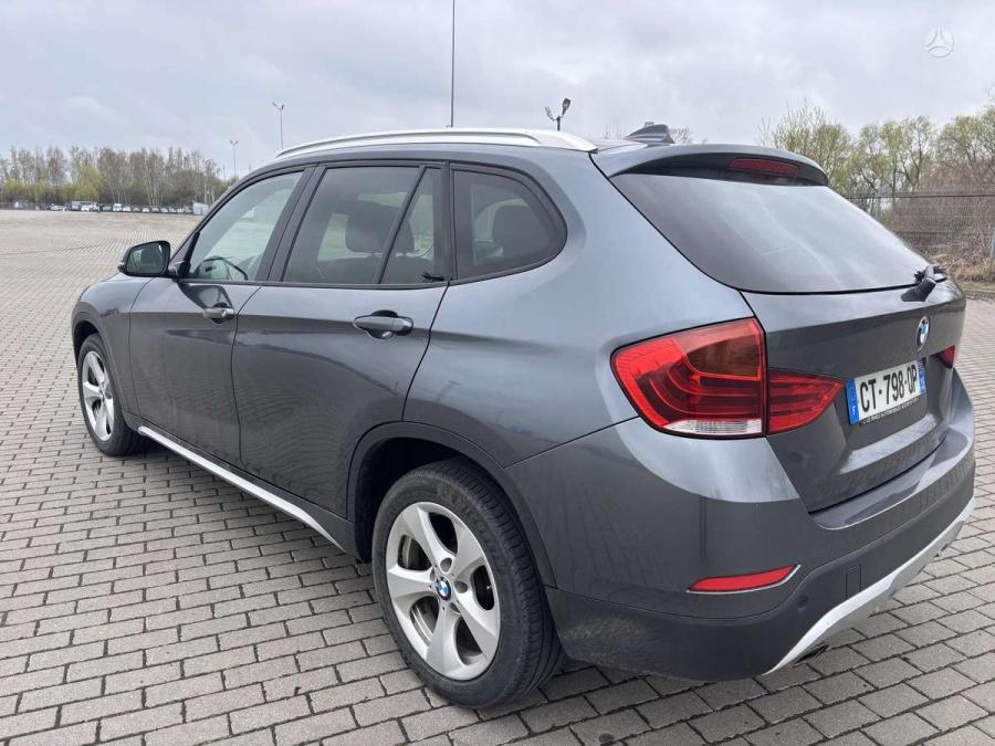 Grey BMW X1 2013 in Marijampole, with an engine capacity of 2.00 L and mileage of 231 thousand km for 5700 €, photo 5 on AUTOMOTO.COM.LV