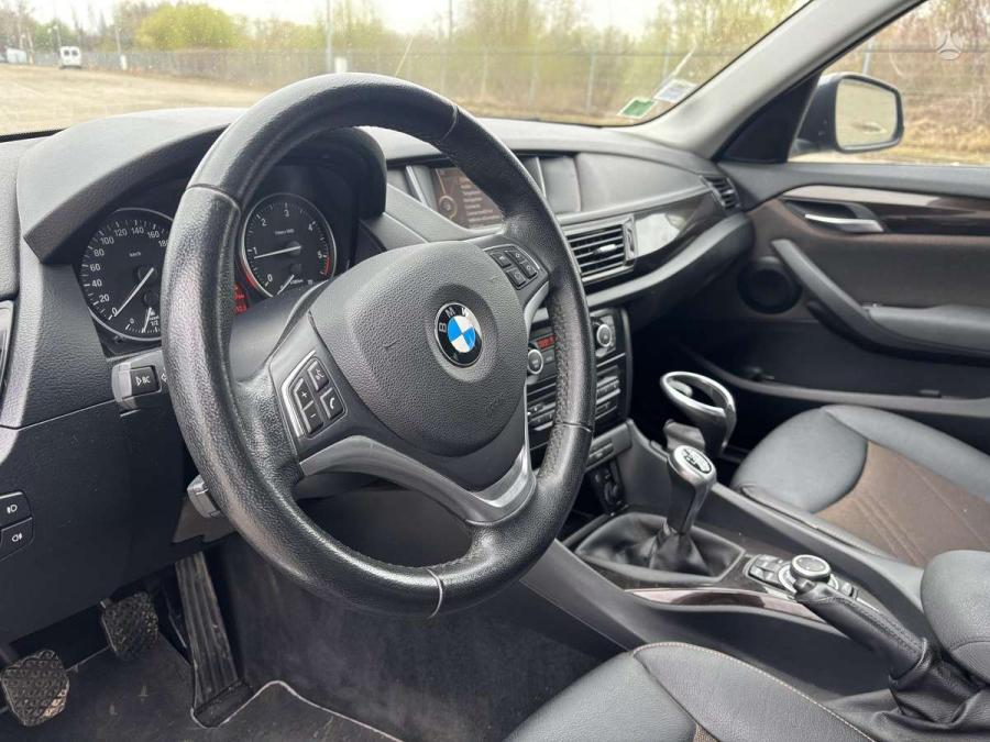 Grey BMW X1 2013 in Marijampole, with an engine capacity of 2.00 L and mileage of 231 thousand km for 5700 €, photo 10 on AUTOMOTO.COM.LV