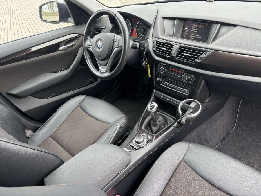 Grey BMW X1 2013 in Marijampole, with an engine capacity of 2.00 L and mileage of 231 thousand km for 5700 €, photo 12 on AUTOMOTO.COM.LV