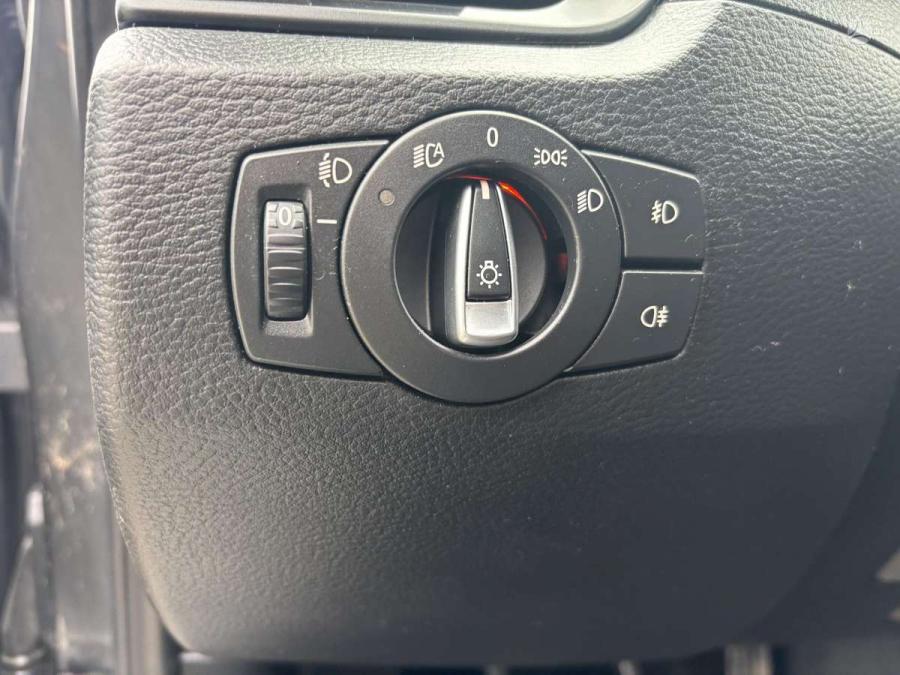 Grey BMW X1 2013 in Marijampole, with an engine capacity of 2.00 L and mileage of 231 thousand km for 5700 €, photo 15 on AUTOMOTO.COM.LV