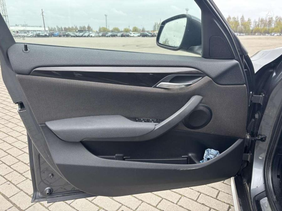 Grey BMW X1 2013 in Marijampole, with an engine capacity of 2.00 L and mileage of 231 thousand km for 5700 €, photo 16 on AUTOMOTO.COM.LV