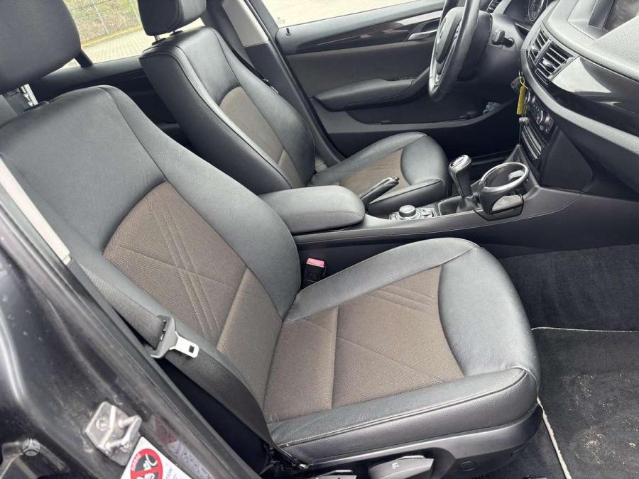 Grey BMW X1 2013 in Marijampole, with an engine capacity of 2.00 L and mileage of 231 thousand km for 5700 €, photo 18 on AUTOMOTO.COM.LV