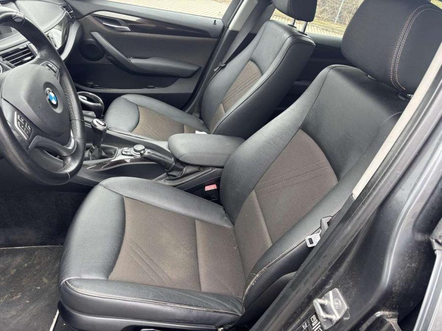 Grey BMW X1 2013 in Marijampole, with an engine capacity of 2.00 L and mileage of 231 thousand km for 5700 €, photo 19 on AUTOMOTO.COM.LV