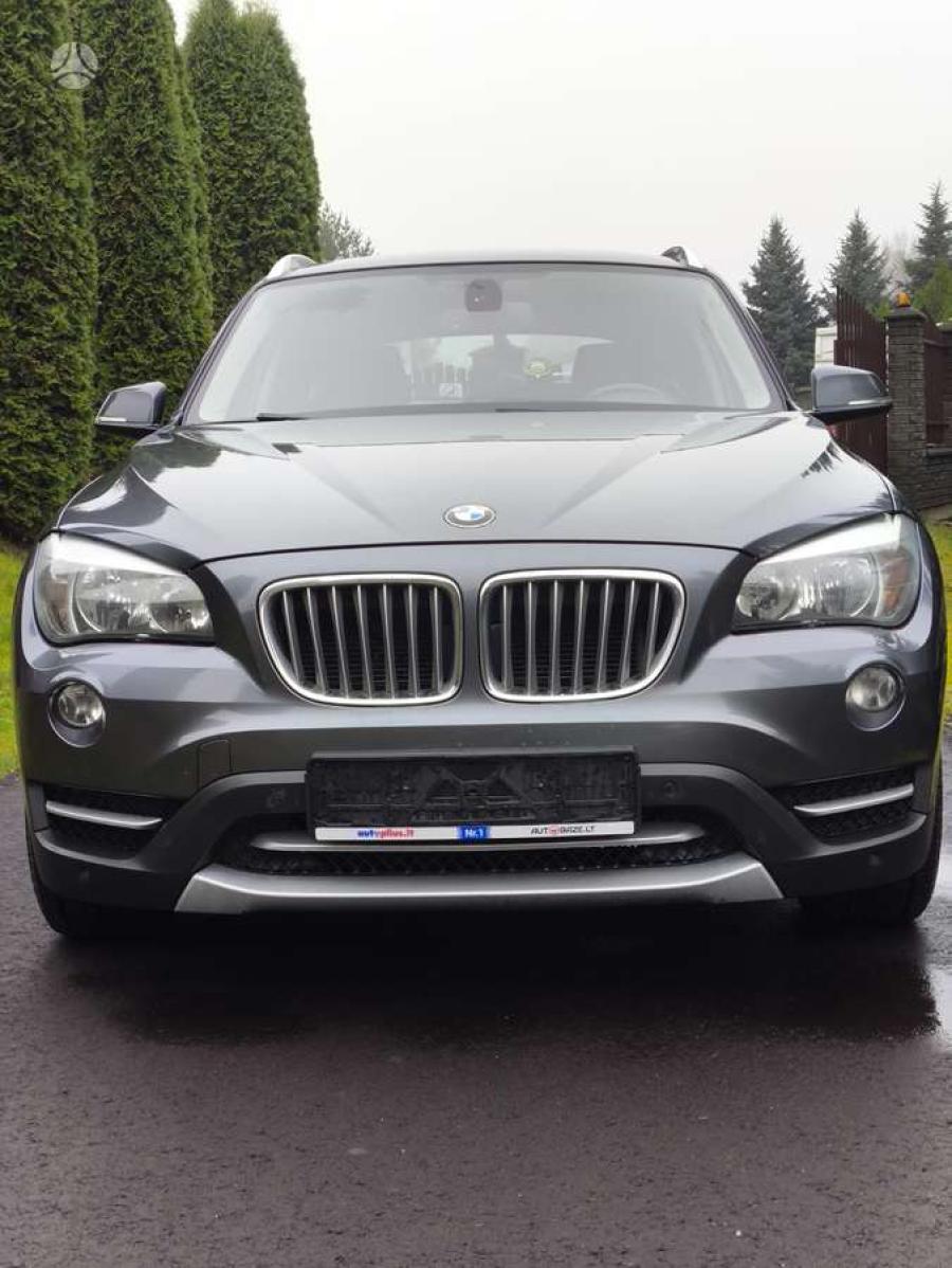 Grey BMW X1 2014 in Utena, with an engine capacity of 2.00 L and mileage of 263 thousand km for 8400 €, photo 1 on AUTOMOTO.COM.LV