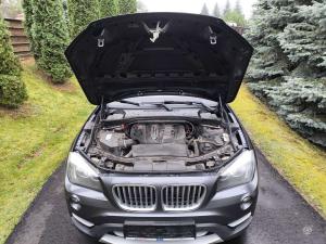 Grey BMW X1 2014 in Utena, with an engine capacity of 2.00 L and mileage of 263 thousand km for 8400 €, photo 13 on AUTOMOTO.COM.LV