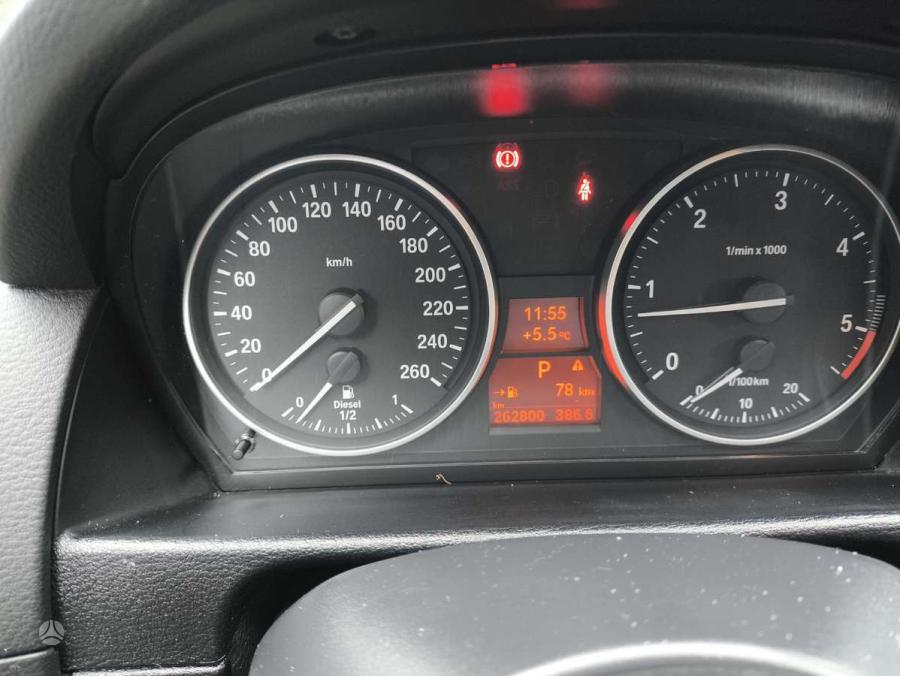 Grey BMW X1 2014 in Utena, with an engine capacity of 2.00 L and mileage of 263 thousand km for 8400 €, photo 14 on AUTOMOTO.COM.LV