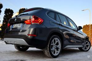 Grey BMW X1 2014 in Kaunas, with an engine capacity of 2.00 L and mileage of 260 thousand km for 8450 €, photo 15 on AUTOMOTO.COM.LV