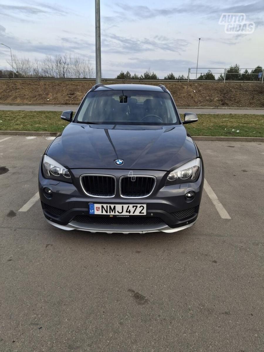 Grey BMW X1 2014 in Vilnius, with an engine capacity of 2.00 L and mileage of 222 thousand km for 8300 €, photo 1 on AUTOMOTO.COM.LV