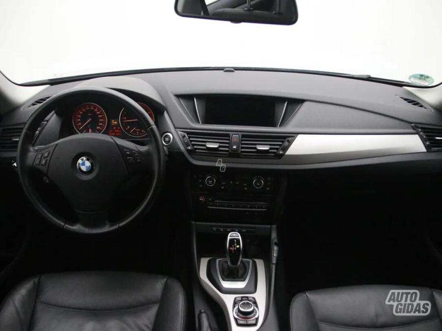 Grey BMW X1 2014 in Vilnius, with an engine capacity of 2.00 L and mileage of 152 thousand km for 13799 €, photo 3 on AUTOMOTO.COM.LV
