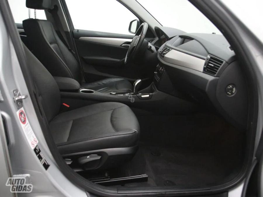 Grey BMW X1 2014 in Vilnius, with an engine capacity of 2.00 L and mileage of 152 thousand km for 13799 €, photo 15 on AUTOMOTO.COM.LV