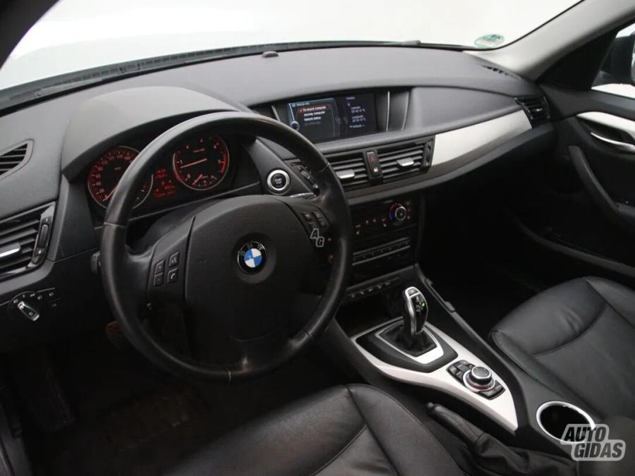 Grey BMW X1 2014 in Vilnius, with an engine capacity of 2.00 L and mileage of 152 thousand km for 13799 €, photo 17 on AUTOMOTO.COM.LV