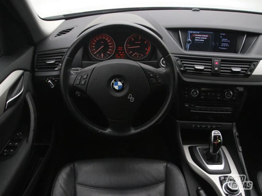 Grey BMW X1 2014 in Vilnius, with an engine capacity of 2.00 L and mileage of 152 thousand km for 13799 €, photo 18 on AUTOMOTO.COM.LV