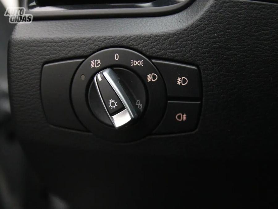Grey BMW X1 2014 in Vilnius, with an engine capacity of 2.00 L and mileage of 152 thousand km for 13799 €, photo 28 on AUTOMOTO.COM.LV