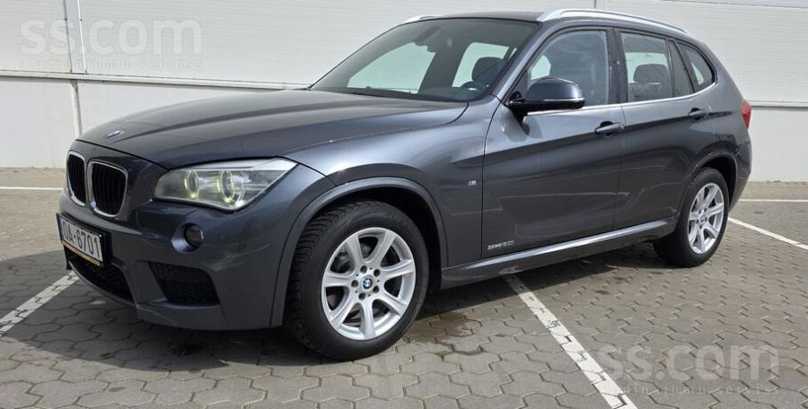 Grey BMW X1 2014 in Riga, with an engine capacity of 2.00 L and mileage of 201 thousand km for 8950 €, photo 3 on AUTOMOTO.COM.LV