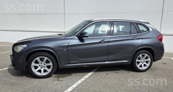 Grey BMW X1 2014 in Riga, with an engine capacity of 2.00 L and mileage of 201 thousand km for 8950 €, photo 3 on AUTOMOTO.COM.LV