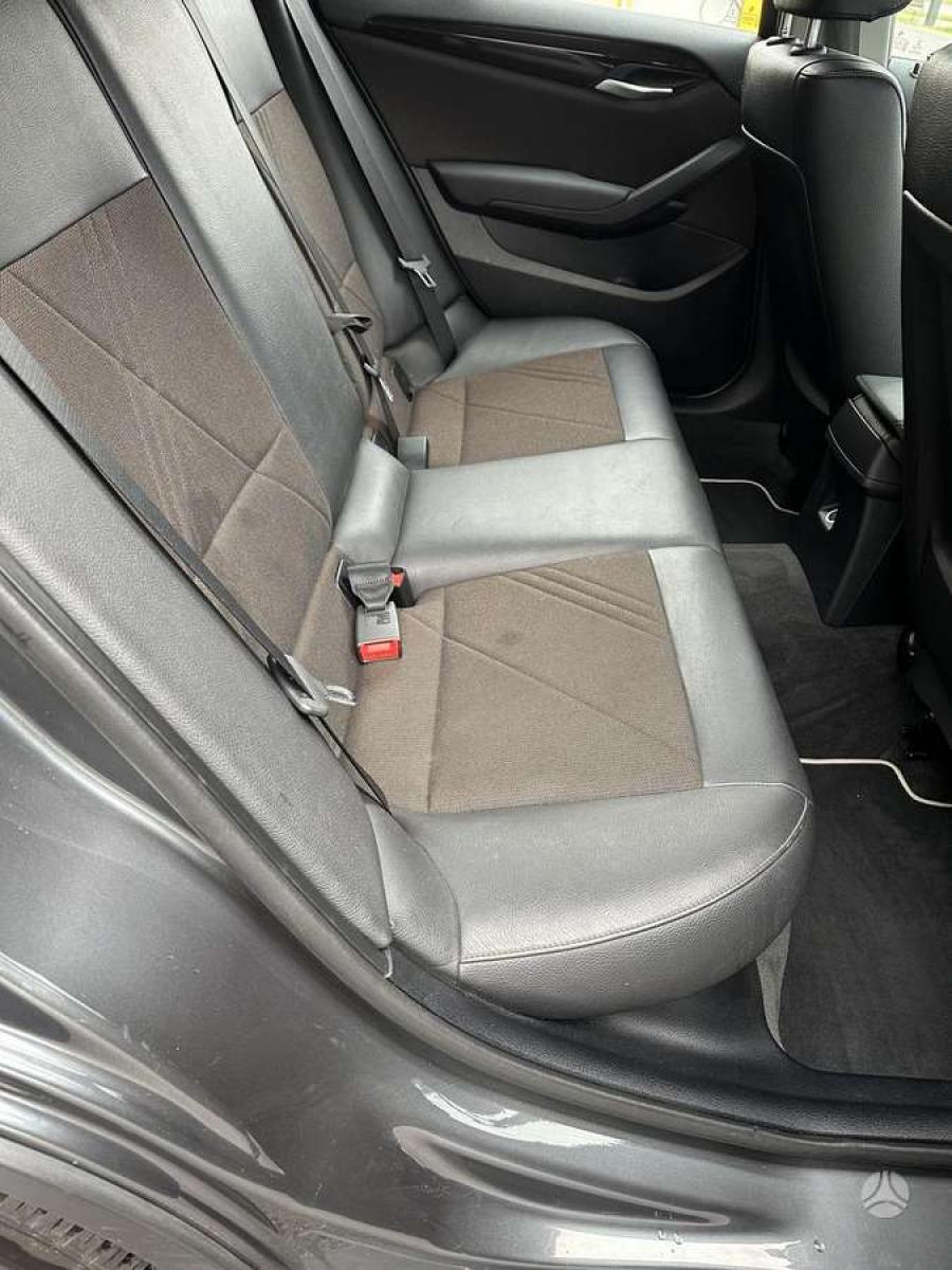Pelēks BMW X1 2014 Kauņa, ar dzinēja tilpumu 2.00 L un nobraukumu 240 tūkst. km par 7990 €, foto 17 vietnē AUTOMOTO.COM.LV