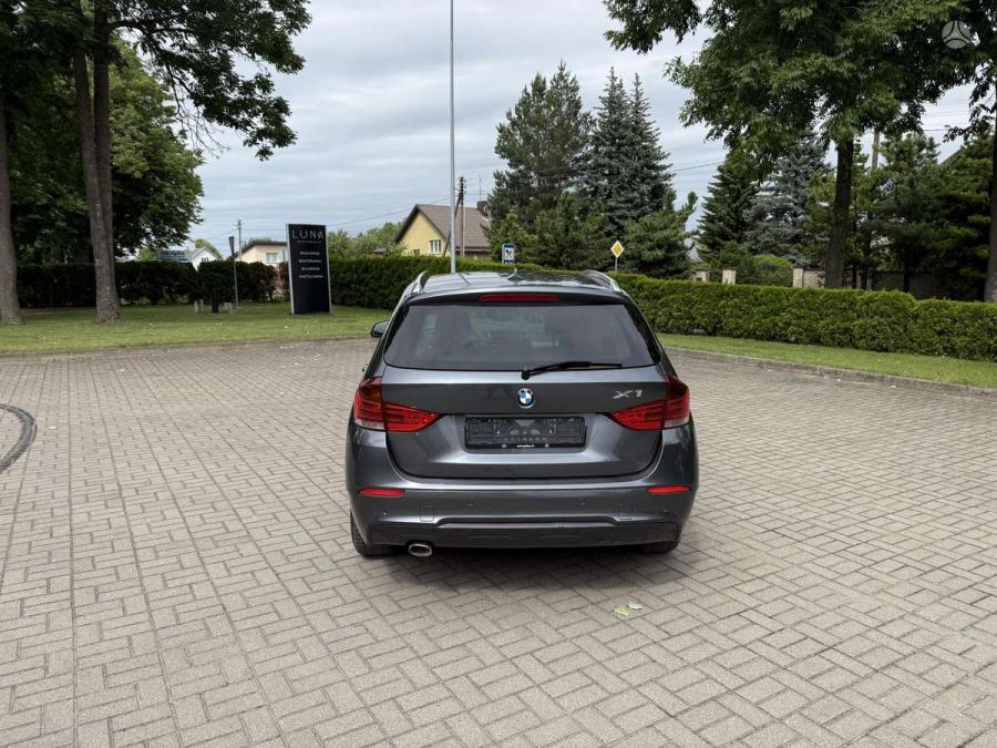 Grey BMW X1 2014 in Marijampole, with an engine capacity of 2.00 L and mileage of 155 thousand km for 9500 €, photo 5 on AUTOMOTO.COM.LV