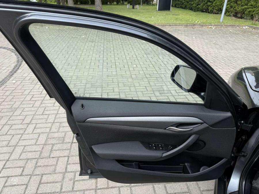 Grey BMW X1 2014 in Marijampole, with an engine capacity of 2.00 L and mileage of 155 thousand km for 9500 €, photo 17 on AUTOMOTO.COM.LV