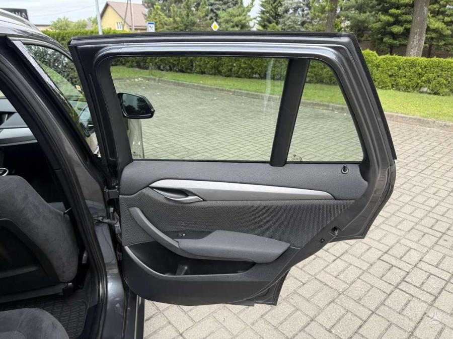 Grey BMW X1 2014 in Marijampole, with an engine capacity of 2.00 L and mileage of 155 thousand km for 9500 €, photo 23 on AUTOMOTO.COM.LV