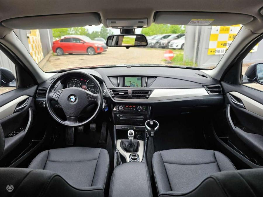 Grey BMW X1 2014 in Siauliai, with an engine capacity of 2.00 L and mileage of 180 thousand km for 7450 €, photo 17 on AUTOMOTO.COM.LV