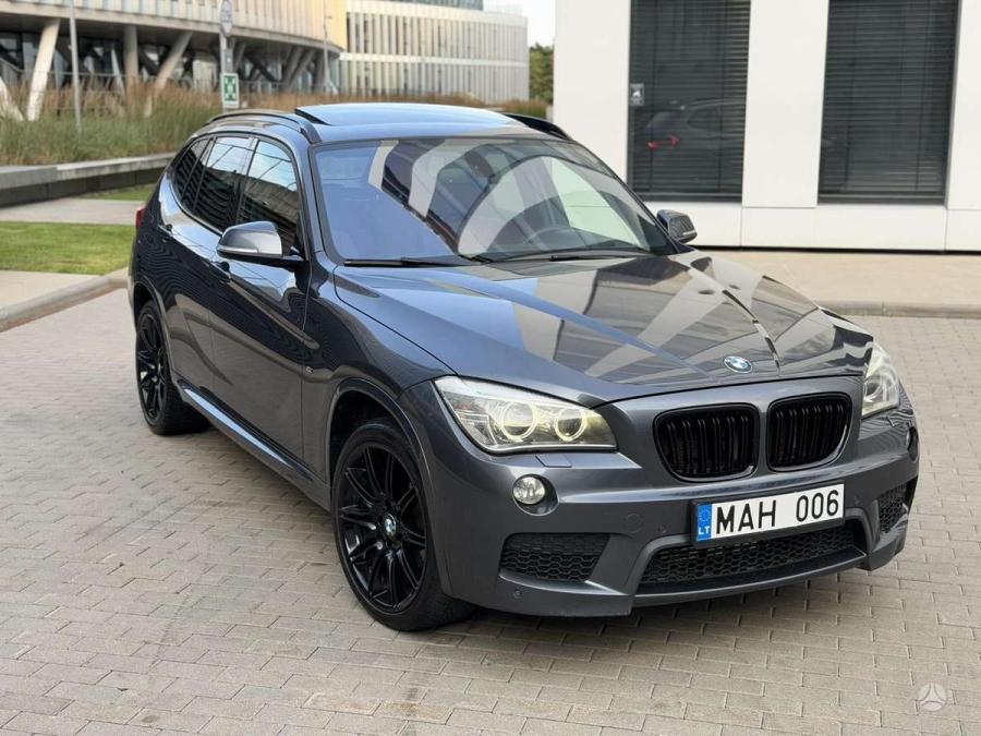 Pelēks BMW X1 2014 Viļņa, ar dzinēja tilpumu 2.00 L un nobraukumu 348 tūkst. km par 8350 €, foto 1 vietnē AUTOMOTO.COM.LV