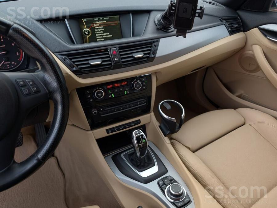 Pelēks BMW X1 2014 Jūrmala, ar dzinēja tilpumu 2.00 L un nobraukumu 288 tūkst. km par 9950 €, foto 31 vietnē AUTOMOTO.COM.LV